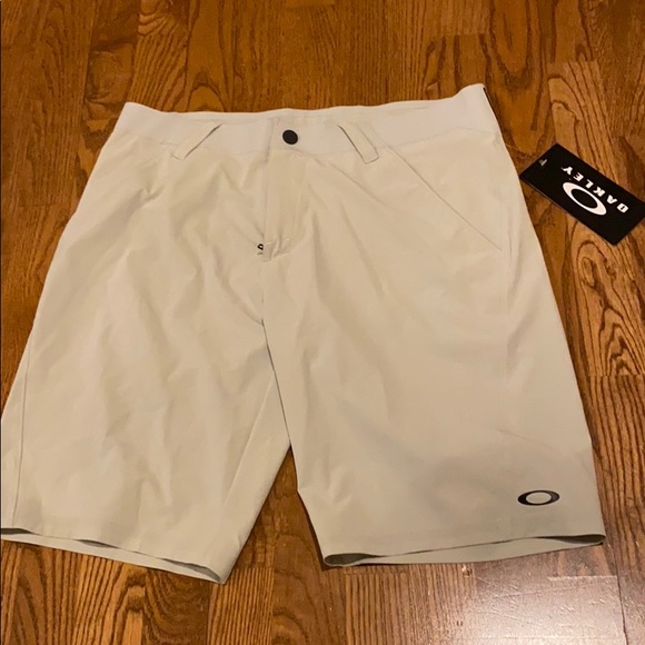 Oakley | Shorts | Light Grey Shorts | Poshmark